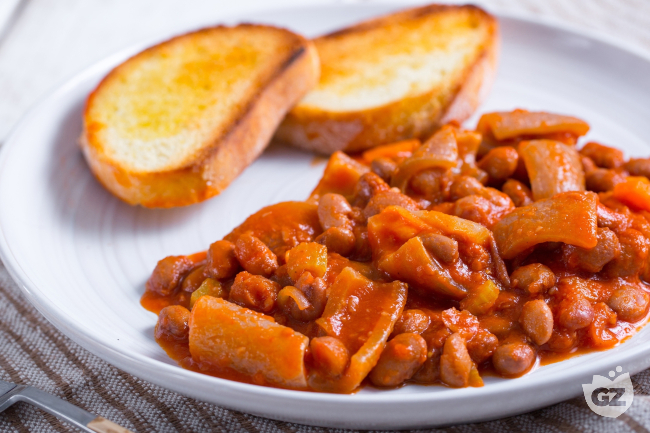 Bohnen mit Schweineschwarte - Italienische Rezepte von GialloZafferano