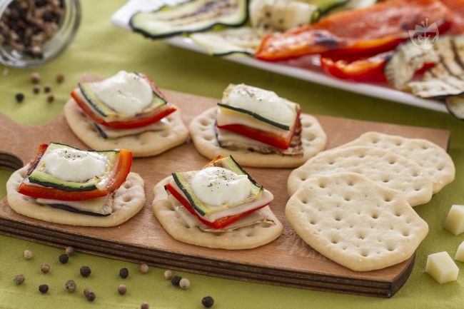 Fladen mit Gemüsetürmchen und Fondue - Italienische Rezepte von ...