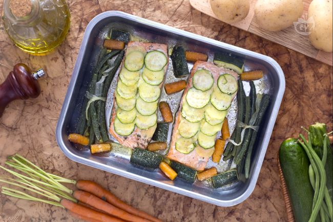 Lachstranche in Kartoffel- und Zucchinikruste - Italienische Rezepte ...