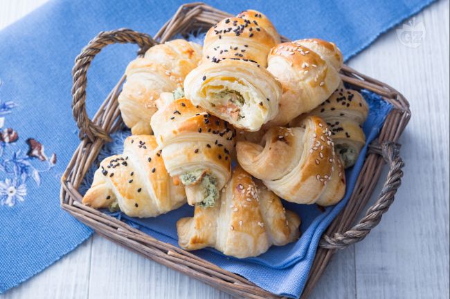 Herzhafte Hörnchen - Italienische Rezepte von GialloZafferano